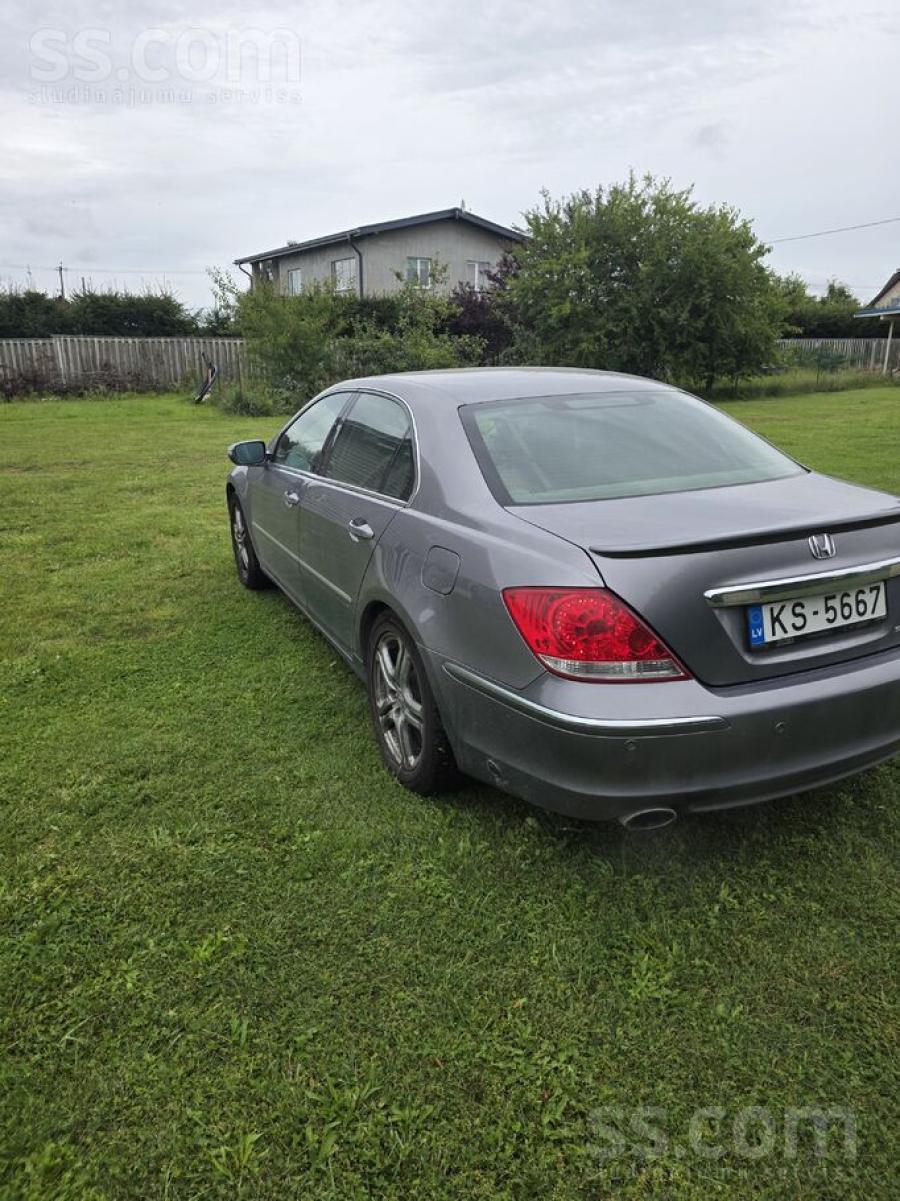 Grey Honda Legend 2009 in Riga, with an engine capacity of 3.50 L and mileage of 221 thousand km for 3500 €, photo 4 on AUTOMOTO.COM.LV