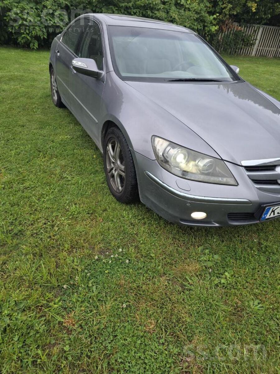 Grey Honda Legend 2009 in Riga, with an engine capacity of 3.50 L and mileage of 221 thousand km for 3500 €, photo 6 on AUTOMOTO.COM.LV