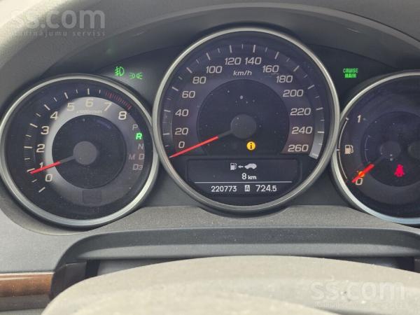 Grey Honda Legend 2009 in Riga, with an engine capacity of 3.50 L and mileage of 221 thousand km for 3500 €, photo 6 on AUTOMOTO.COM.LV