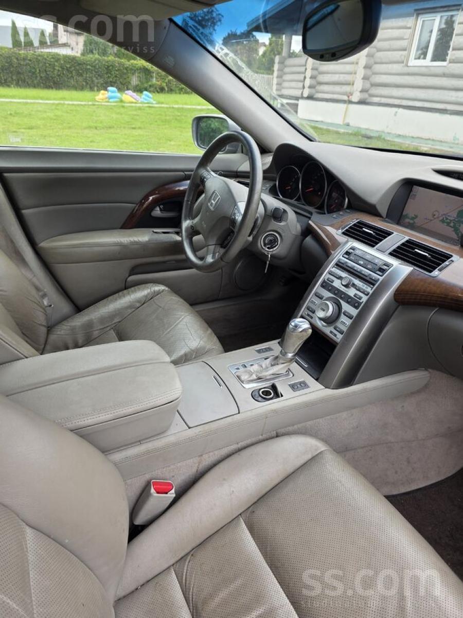 Grey Honda Legend 2009 in Riga, with an engine capacity of 3.50 L and mileage of 221 thousand km for 3500 €, photo 9 on AUTOMOTO.COM.LV