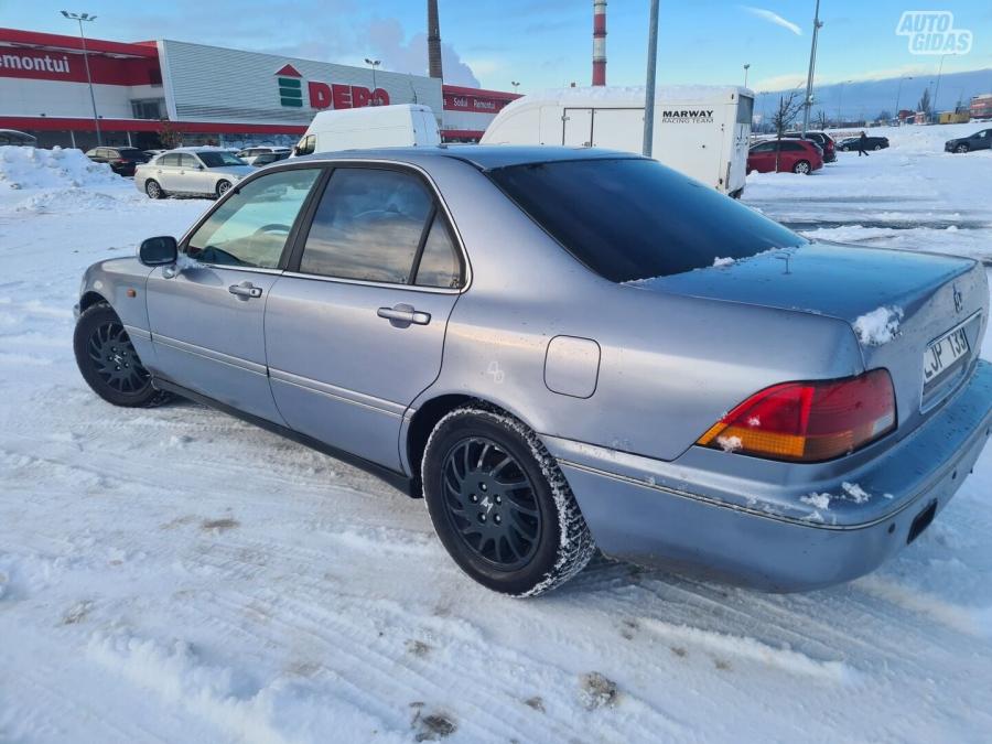 Honda Legend 1999 in Klaipeda, with an engine capacity of 3.50 L and mileage of 345 thousand km for 1100 €, photo 2 on AUTOMOTO.COM.LV