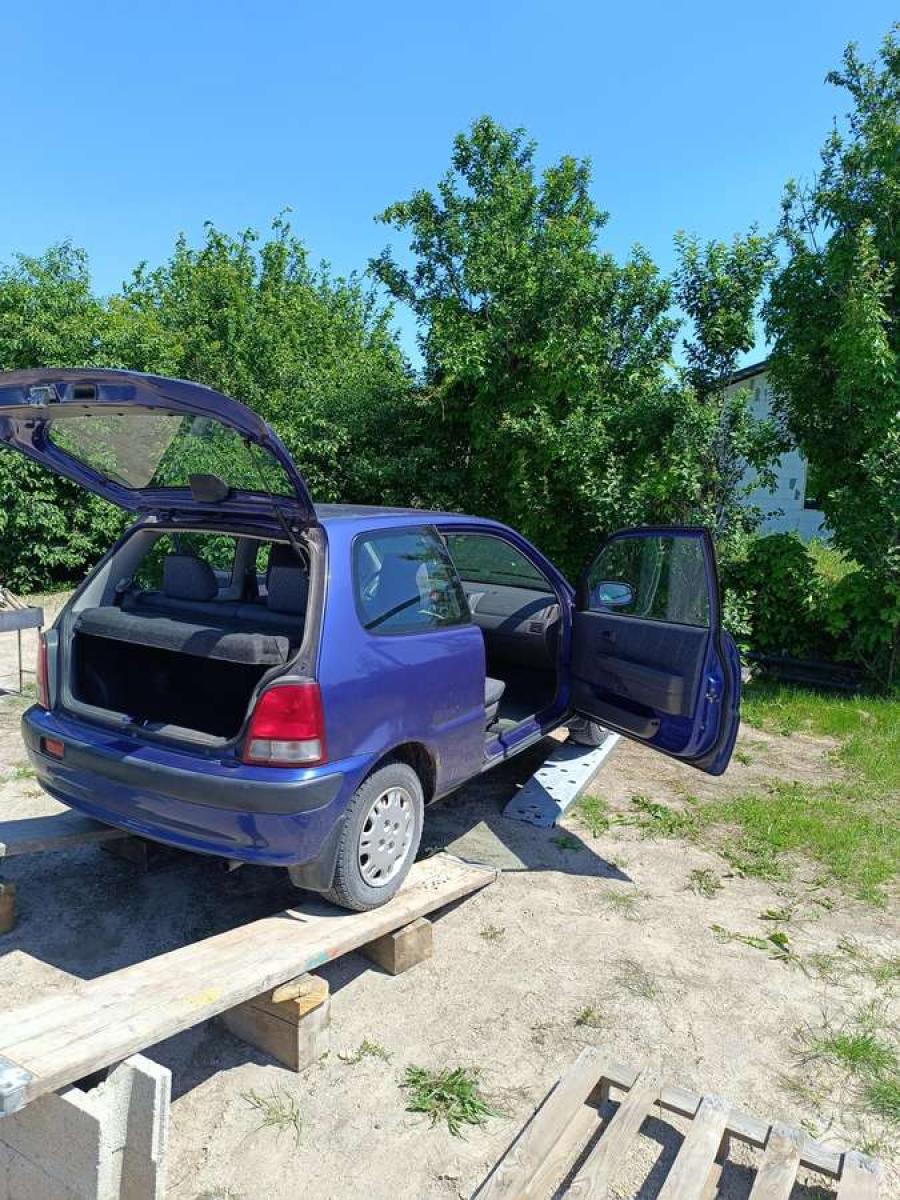 Violet Honda Logo 2000 in Druskininkai, with an engine capacity of 1.34 L and mileage of 199 thousand km for 550 €, photo 4 on AUTOMOTO.COM.LV