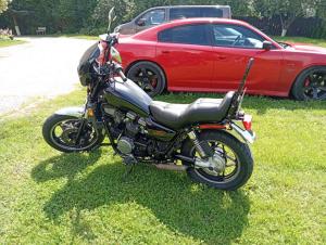 Black Honda Magna 1983 in Kaunas, with an engine capacity of 0.75 L and mileage of 55 thousand km for 1500 €, photo 3 on AUTOMOTO.COM.LV