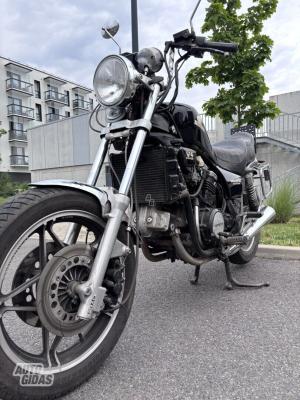 Black Honda Magna 1984 in Vilnius, with an engine capacity of 0.74 L and mileage of 0 thousand km for 1500 €, photo 3 on AUTOMOTO.COM.LV