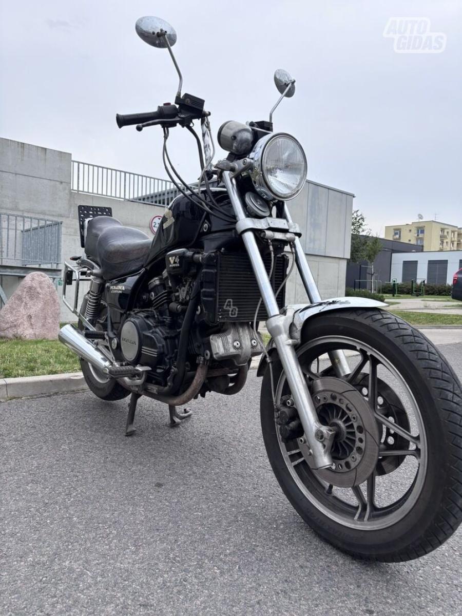 Black Honda Magna 1984 in Vilnius, with an engine capacity of 0.74 L and mileage of 0 thousand km for 1500 €, photo 4 on AUTOMOTO.COM.LV