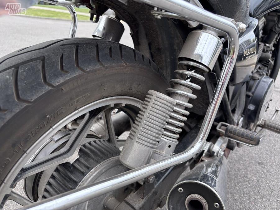 Black Honda Magna 1984 in Vilnius, with an engine capacity of 0.74 L and mileage of 0 thousand km for 1500 €, photo 9 on AUTOMOTO.COM.LV