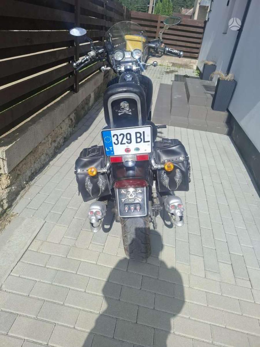 Melns Honda Magna 1985 Telšiai, ar dzinēja tilpumu 0.70 L un nobraukumu 37 tūkst. km par 1700 €, foto 4 vietnē AUTOMOTO.COM.LV