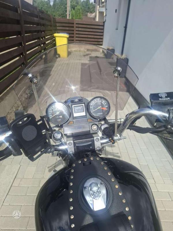 Melns Honda Magna 1985 Telšiai, ar dzinēja tilpumu 0.70 L un nobraukumu 37 tūkst. km par 1700 €, foto 5 vietnē AUTOMOTO.COM.LV