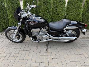 Black Honda Magna 1995 in Vilnius, with an engine capacity of 0.75 L and mileage of 32 thousand km for 3600 €, photo 3 on AUTOMOTO.COM.LV