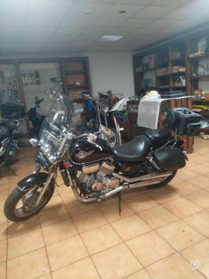 Melns Honda Magna 1999 Viļņa, ar dzinēja tilpumu 0.75 L un nobraukumu 19 tūkst. km par 3400 €, foto  vietnē AUTOMOTO.COM.LV