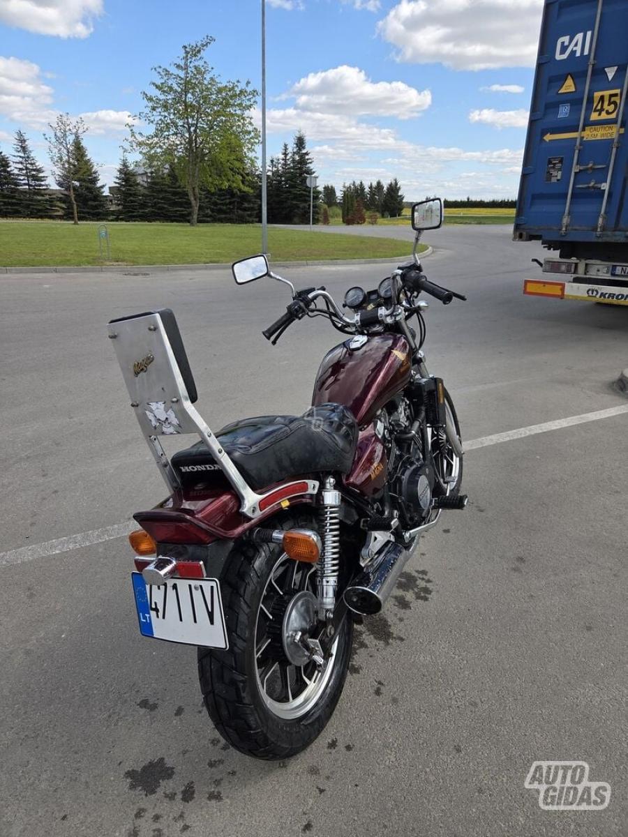 Honda Magna 1984 Klaipėda, ar dzinēja tilpumu 0.50 L un nobraukumu 0 tūkst. km par 1900 €, foto 4 vietnē AUTOMOTO.COM.LV