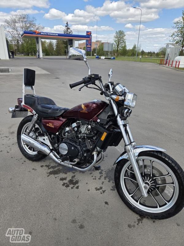 Хонда Magna 1984 в Клайпеда, объемом двигателя 0.50 л и пробегом 0 тыс. км за 1900 €, фото 4 на AUTOMOTO.COM.LV