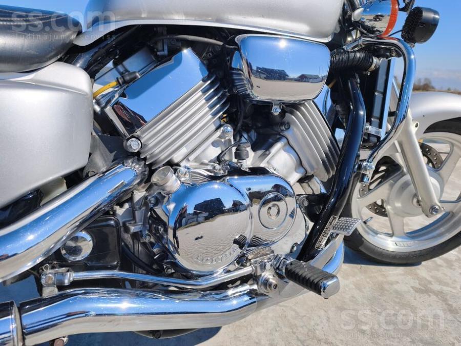 Honda Magna 1994 in Jelgava, with an engine capacity of 0.75 L and mileage of 0 thousand km for 4400 €, photo 6 on AUTOMOTO.COM.LV