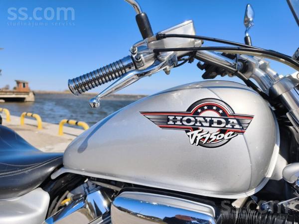 Honda Magna 1994 in Jelgava, with an engine capacity of 0.75 L and mileage of 0 thousand km for 4400 €, photo 8 on AUTOMOTO.COM.LV