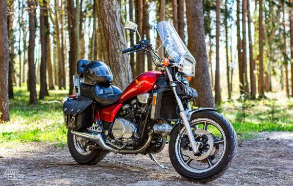 Sarkans Honda Magna 1986 Viļņa, ar dzinēja tilpumu 0.70 L un nobraukumu 40 tūkst. km par 2400 €, foto 2 vietnē AUTOMOTO.COM.LV