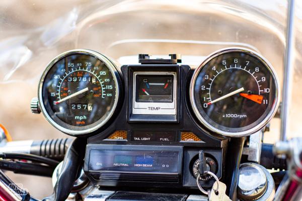 Sarkans Honda Magna 1986 Viļņa, ar dzinēja tilpumu 0.70 L un nobraukumu 40 tūkst. km par 2400 €, foto 9 vietnē AUTOMOTO.COM.LV