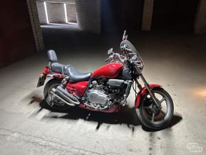Sarkans Honda Magna 1987 Viļņa, ar dzinēja tilpumu 0.70 L un nobraukumu 22 tūkst. km par 2700 €, foto 4 vietnē AUTOMOTO.COM.LV