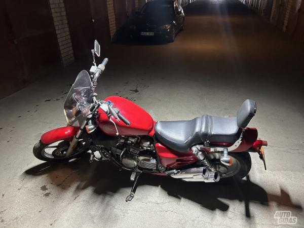 Sarkans Honda Magna 1987 Viļņa, ar dzinēja tilpumu 0.70 L un nobraukumu 22 tūkst. km par 2700 €, foto 5 vietnē AUTOMOTO.COM.LV