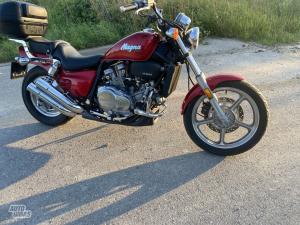 Red Honda Magna 1989 in Klaipeda, with an engine capacity of 0.75 L and mileage of 22 thousand km for 5000 €, photo  on AUTOMOTO.COM.LV