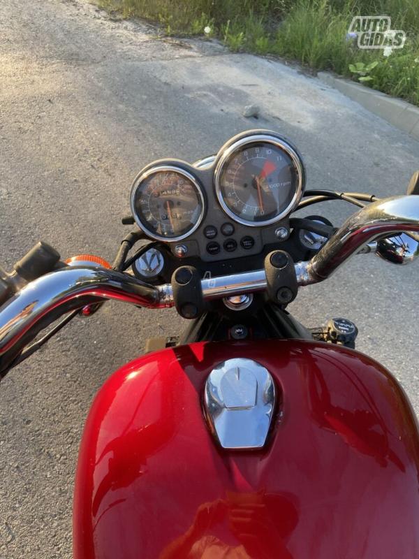 Red Honda Magna 1989 in Klaipeda, with an engine capacity of 0.75 L and mileage of 22 thousand km for 5000 €, photo 6 on AUTOMOTO.COM.LV