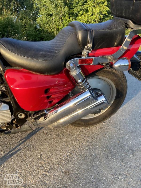 Red Honda Magna 1989 in Klaipeda, with an engine capacity of 0.75 L and mileage of 22 thousand km for 5000 €, photo 7 on AUTOMOTO.COM.LV