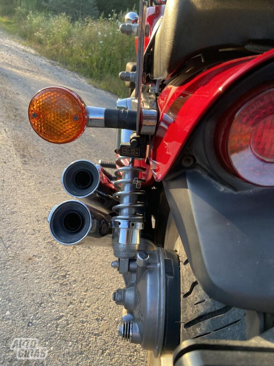 Red Honda Magna 1989 in Klaipeda, with an engine capacity of 0.75 L and mileage of 22 thousand km for 5000 €, photo 12 on AUTOMOTO.COM.LV