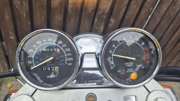 Желтый Хонда Magna 1994 в Вильнюс, объемом двигателя 0.75 л и пробегом 38 тыс. км за 2500 €, фото 4 на AUTOMOTO.COM.LV