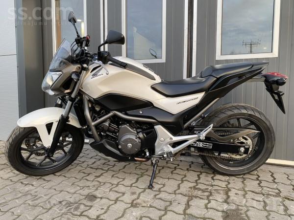 Honda NC 700S 2012 Rīga, ar dzinēja tilpumu 0.70 L un nobraukumu 0 tūkst. km par 4100 €, foto 4 vietnē AUTOMOTO.COM.LV