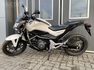 Honda NC 700S 2012 in Riga, with an engine capacity of 0.70 L and mileage of 0 thousand km for 4100 €, photo 4 on AUTOMOTO.COM.LV