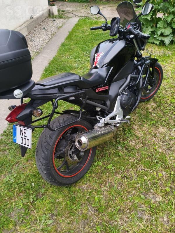 Honda NC 700S 2012 Dobele, ar dzinēja tilpumu 0.70 L un nobraukumu 0 tūkst. km par 4000 €, foto 2 vietnē AUTOMOTO.COM.LV