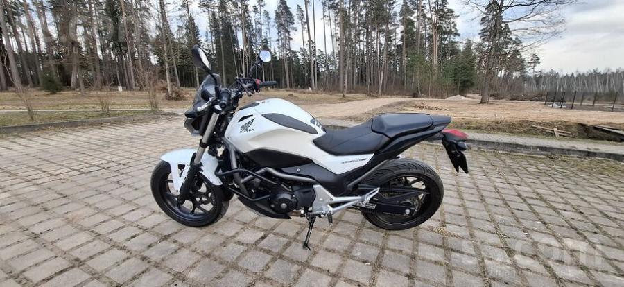 Хонда NC 700SA 2012 в Елгава, объемом двигателя 0.70 л и пробегом 0 тыс. км за 3600 €, фото 4 на AUTOMOTO.COM.LV