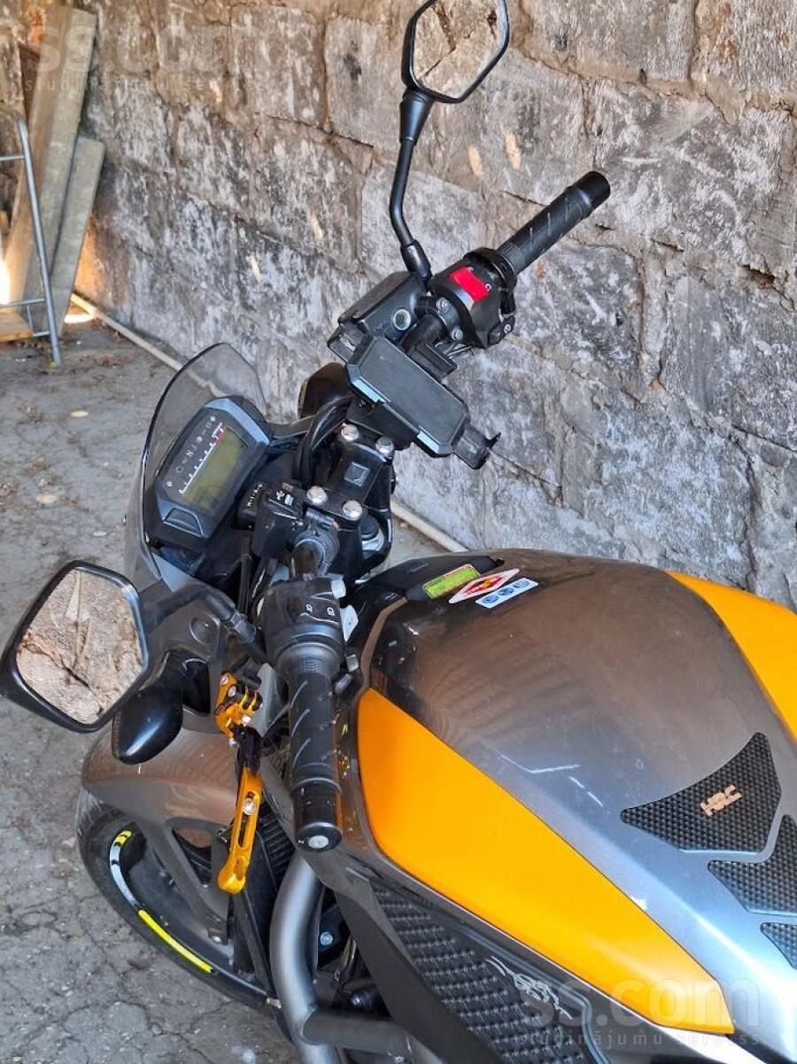 Honda NC 700SA 2013 in Cesis, with an engine capacity of 0.67 L and mileage of 0 thousand km for 3500 €, photo 3 on AUTOMOTO.COM.LV