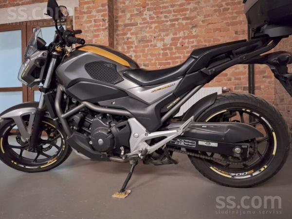 Honda NC 700SA 2013 in Cesis, with an engine capacity of 0.67 L and mileage of 0 thousand km for 3500 €, photo 3 on AUTOMOTO.COM.LV