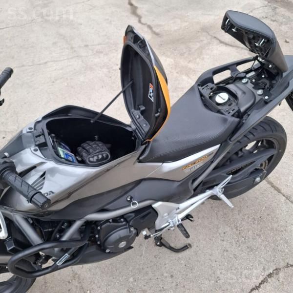 Хонда NC 700SA 2014 в Бауска, объемом двигателя 0.67 л и пробегом 0 тыс. км за 3300 €, фото 3 на AUTOMOTO.COM.LV