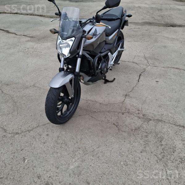 Хонда NC 700SA 2014 в Бауска, объемом двигателя 0.67 л и пробегом 0 тыс. км за 3300 €, фото 4 на AUTOMOTO.COM.LV