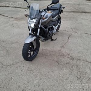 Хонда NC 700SA 2014 в Бауска, объемом двигателя 0.67 л и пробегом 0 тыс. км за 3300 €, фото 5 на AUTOMOTO.COM.LV