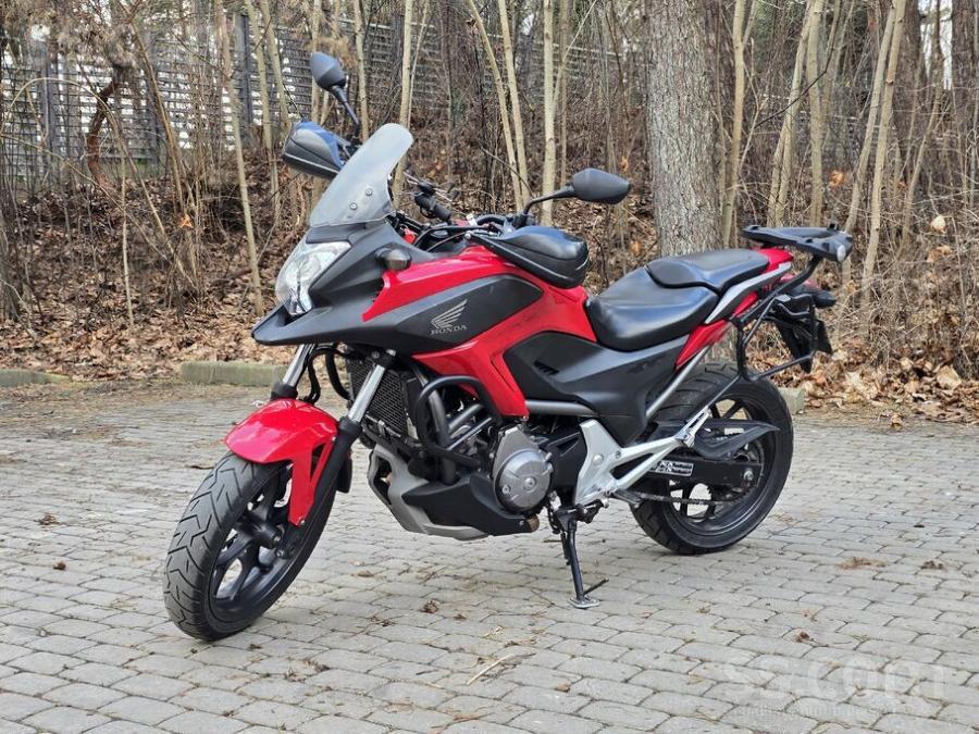 Хонда NC 700XA 2012 в Юрмала, объемом двигателя 0.67 л и пробегом 0 тыс. км за 3100 €, фото 3 на AUTOMOTO.COM.LV
