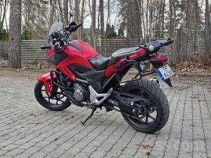 Хонда NC 700XA 2012 в Юрмала, объемом двигателя 0.67 л и пробегом 0 тыс. км за 3100 €, фото 4 на AUTOMOTO.COM.LV