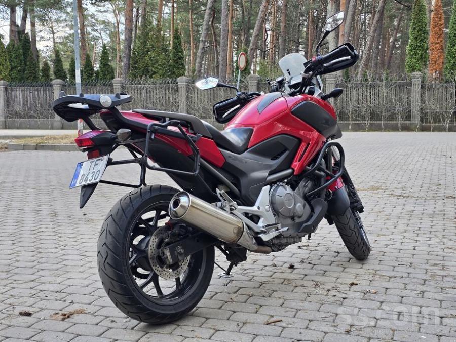 Хонда NC 700XA 2012 в Юрмала, объемом двигателя 0.67 л и пробегом 0 тыс. км за 3100 €, фото 5 на AUTOMOTO.COM.LV