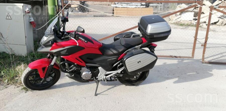 Honda NC 700XA 2013 in Riga, with an engine capacity of 0.70 L and mileage of 0 thousand km for 4000 €, photo 1 on AUTOMOTO.COM.LV