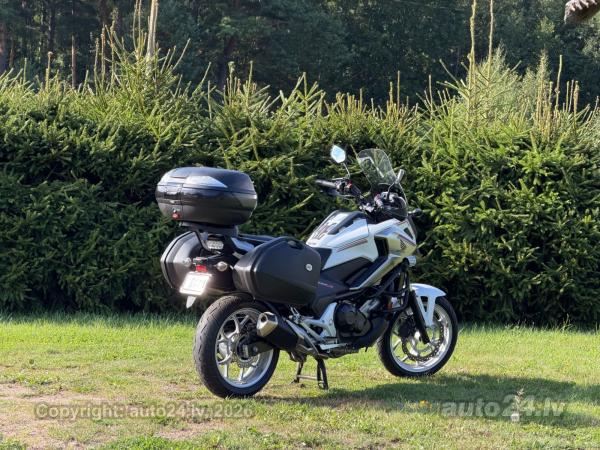 Honda NC 750 2018 Tallina vietnē Melns Honda NC 750 2018 Tallina, ar dzinēja tilpumu 0.75 L un nobraukumu 23 tūkst. km par 7400 €, foto 6 vietnē AUTOMOTO.COM.LV