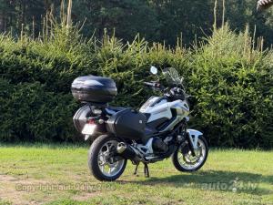 Melns Honda NC 750 2018 Tallina, ar dzinēja tilpumu 0.75 L un nobraukumu 23 tūkst. km par 7400 €, foto 6 vietnē AUTOMOTO.COM.LV