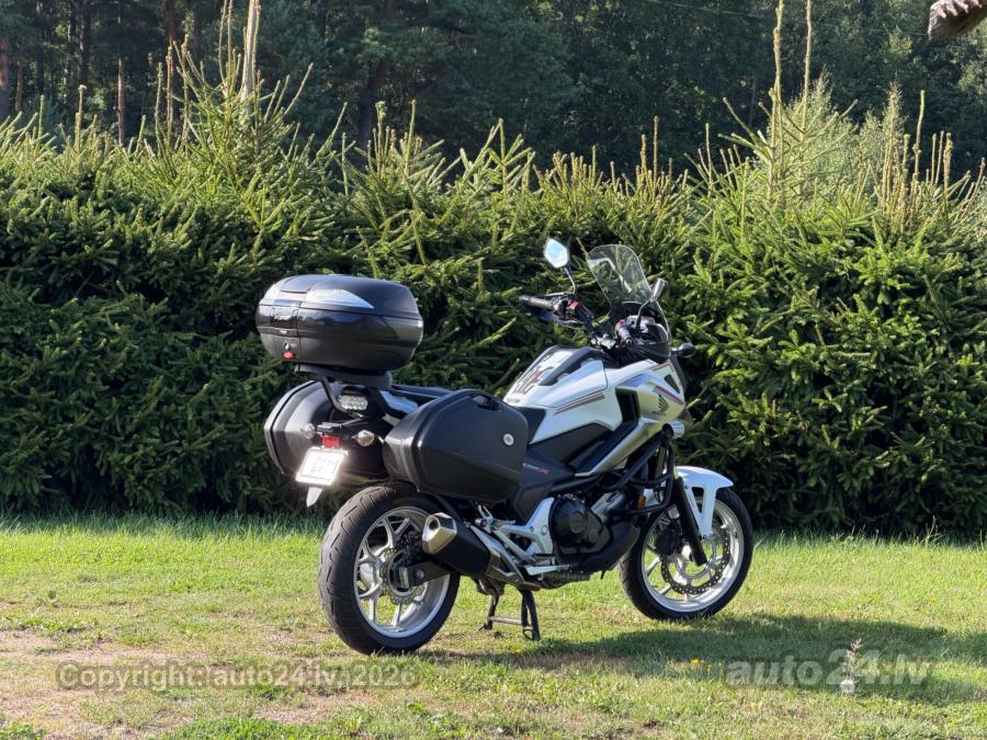 Melns Honda NC 750 2018 Tallina, ar dzinēja tilpumu 0.75 L un nobraukumu 23 tūkst. km par 7400 €, foto 6 vietnē AUTOMOTO.COM.LV