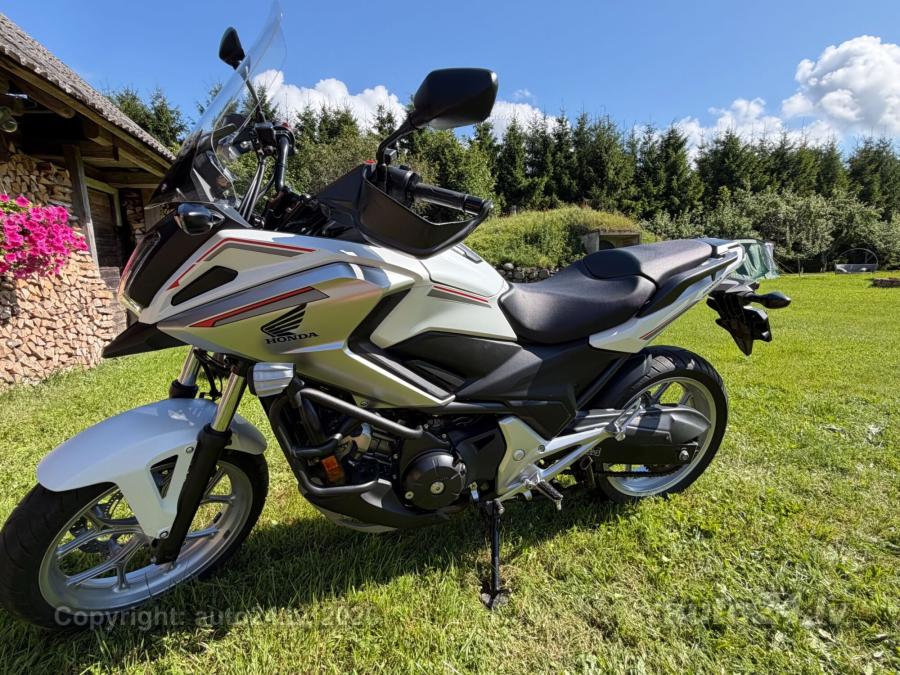 Melns Honda NC 750 2018 Tallina, ar dzinēja tilpumu 0.75 L un nobraukumu 23 tūkst. km par 7400 €, foto 12 vietnē AUTOMOTO.COM.LV