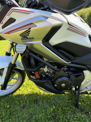 Melns Honda NC 750 2018 Tallina, ar dzinēja tilpumu 0.75 L un nobraukumu 23 tūkst. km par 7400 €, foto 23 vietnē AUTOMOTO.COM.LV