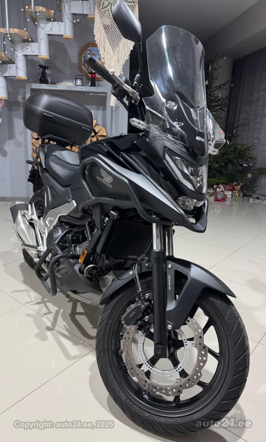 Melns Honda NC 750 2023 Jehvi, ar dzinēja tilpumu 0.75 L un nobraukumu 856 tūkst. km par 9900 €, foto 4 vietnē AUTOMOTO.COM.LV