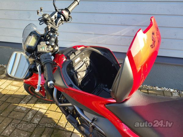 Pelēks Honda NC 750 2015 Tallina, ar dzinēja tilpumu 0.75 L un nobraukumu 42 tūkst. km par 3850 €, foto 2 vietnē AUTOMOTO.COM.LV