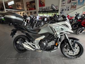Pelēks Honda NC 750 2023 Tallina, ar dzinēja tilpumu 0.75 L un nobraukumu 1 tūkst. km par 7990 €, foto 3 vietnē AUTOMOTO.COM.LV