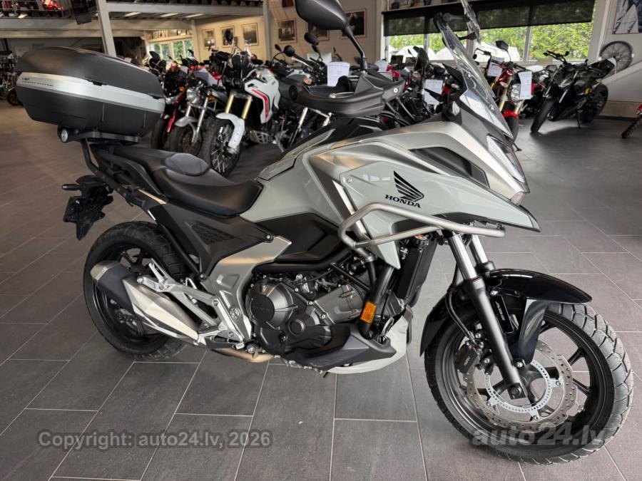 Pelēks Honda NC 750 2023 Tallina, ar dzinēja tilpumu 0.75 L un nobraukumu 1 tūkst. km par 7990 €, foto 4 vietnē AUTOMOTO.COM.LV