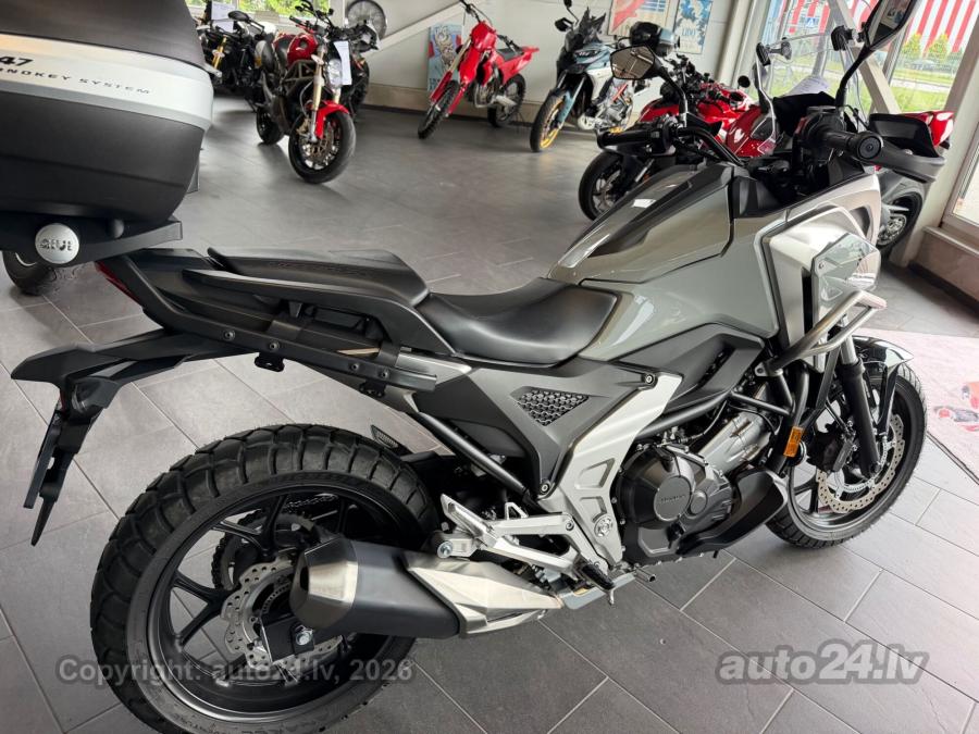 Pelēks Honda NC 750 2023 Tallina, ar dzinēja tilpumu 0.75 L un nobraukumu 1 tūkst. km par 7990 €, foto 6 vietnē AUTOMOTO.COM.LV